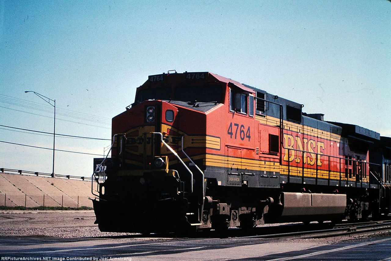 BNSF 4764